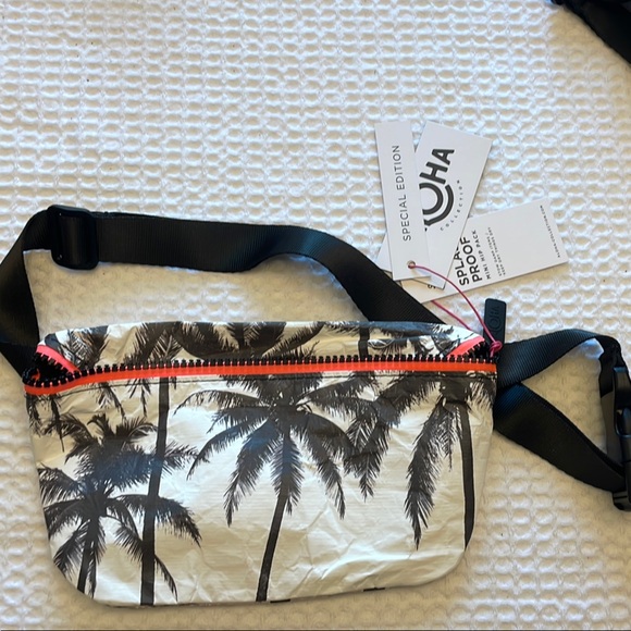 ALOHA Collection | Bags | Aloha Collection Palm Print Crossbody Bag ...